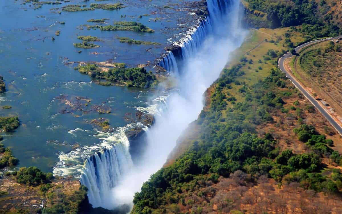 Everything You Need to Know About Visiting Victoria Falls | Discover Africa
