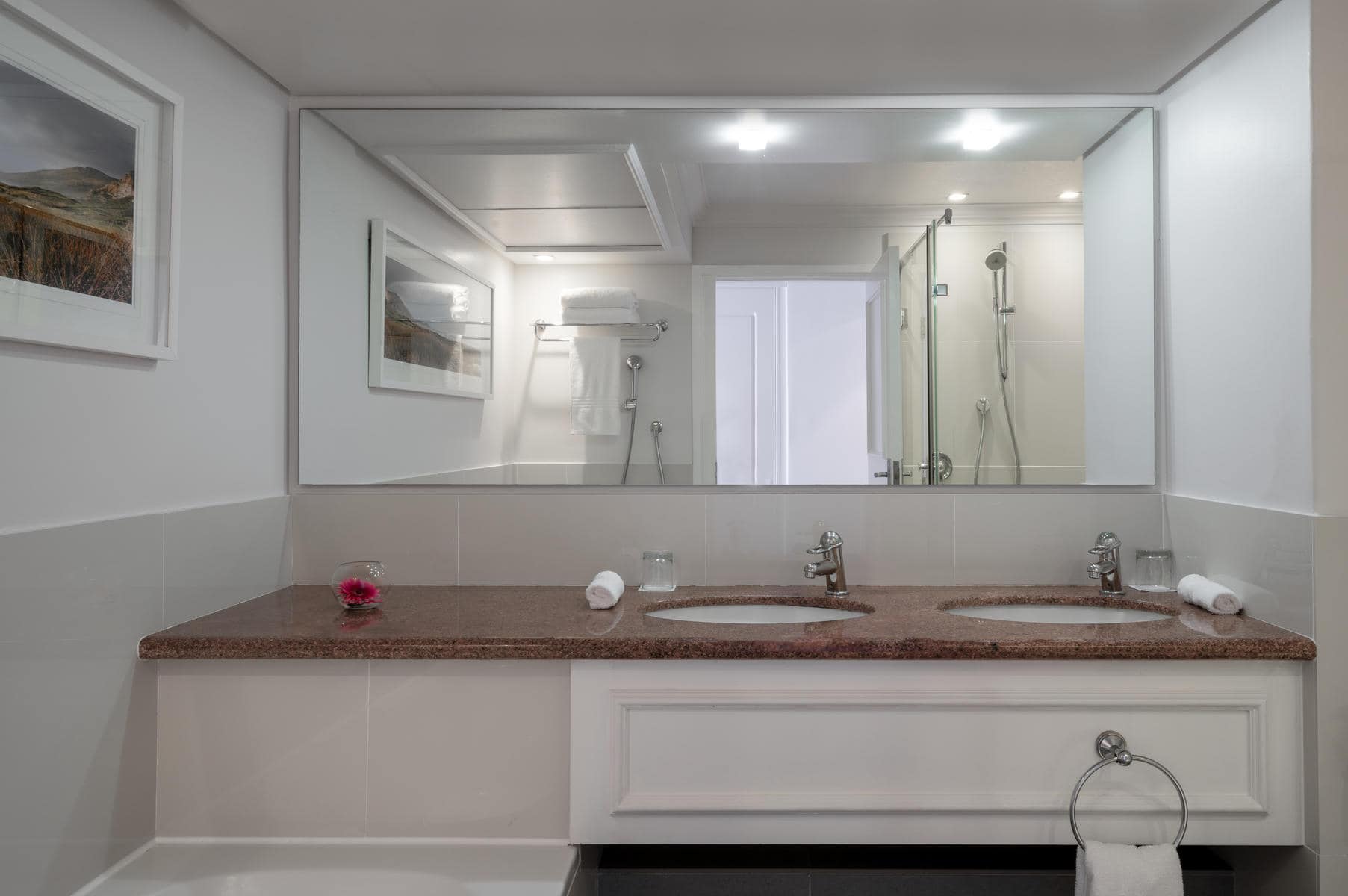 Radisson Blu Hotel Waterfront Radisson Blu Hotel Waterfront, V&A ...