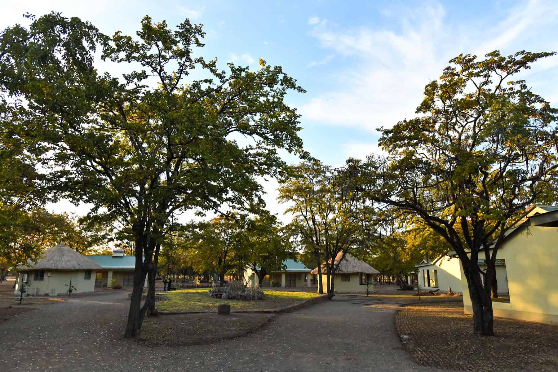 Robins Camp Robins Camp, Western Hwange National Park, Zimbabwe ...