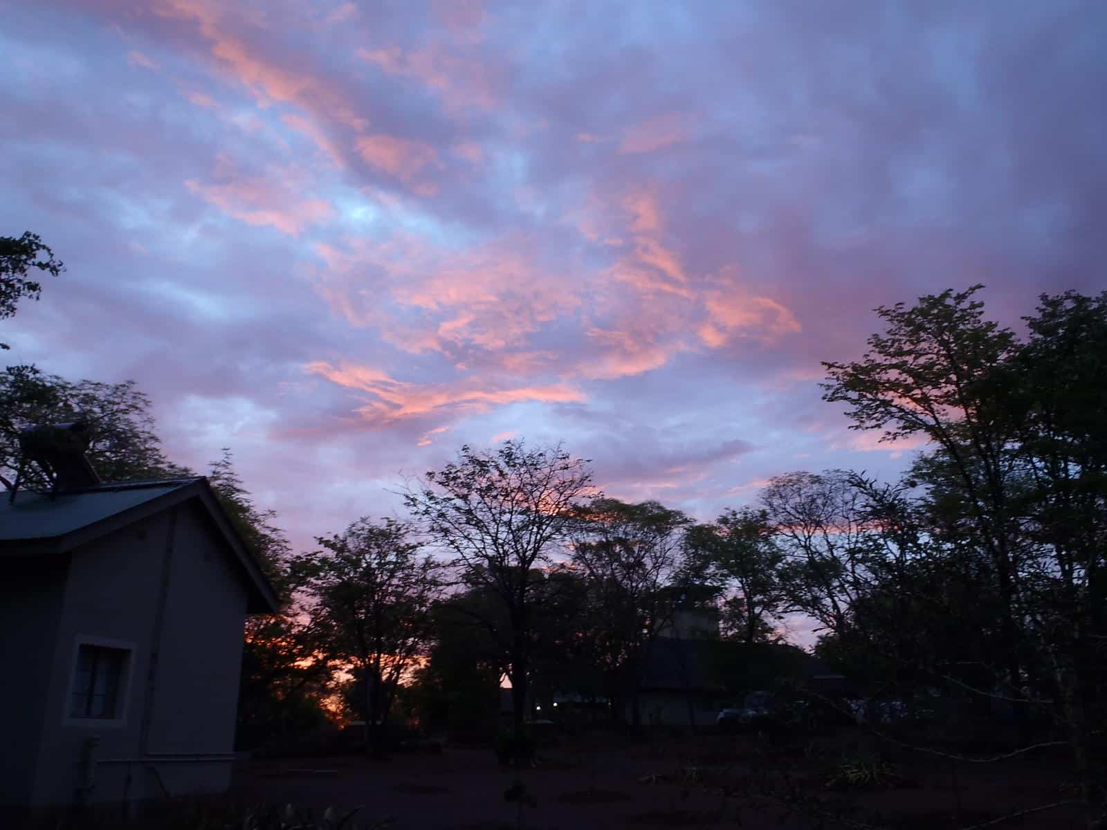 Robins Camp Robins Camp, Western Hwange National Park, Zimbabwe ...