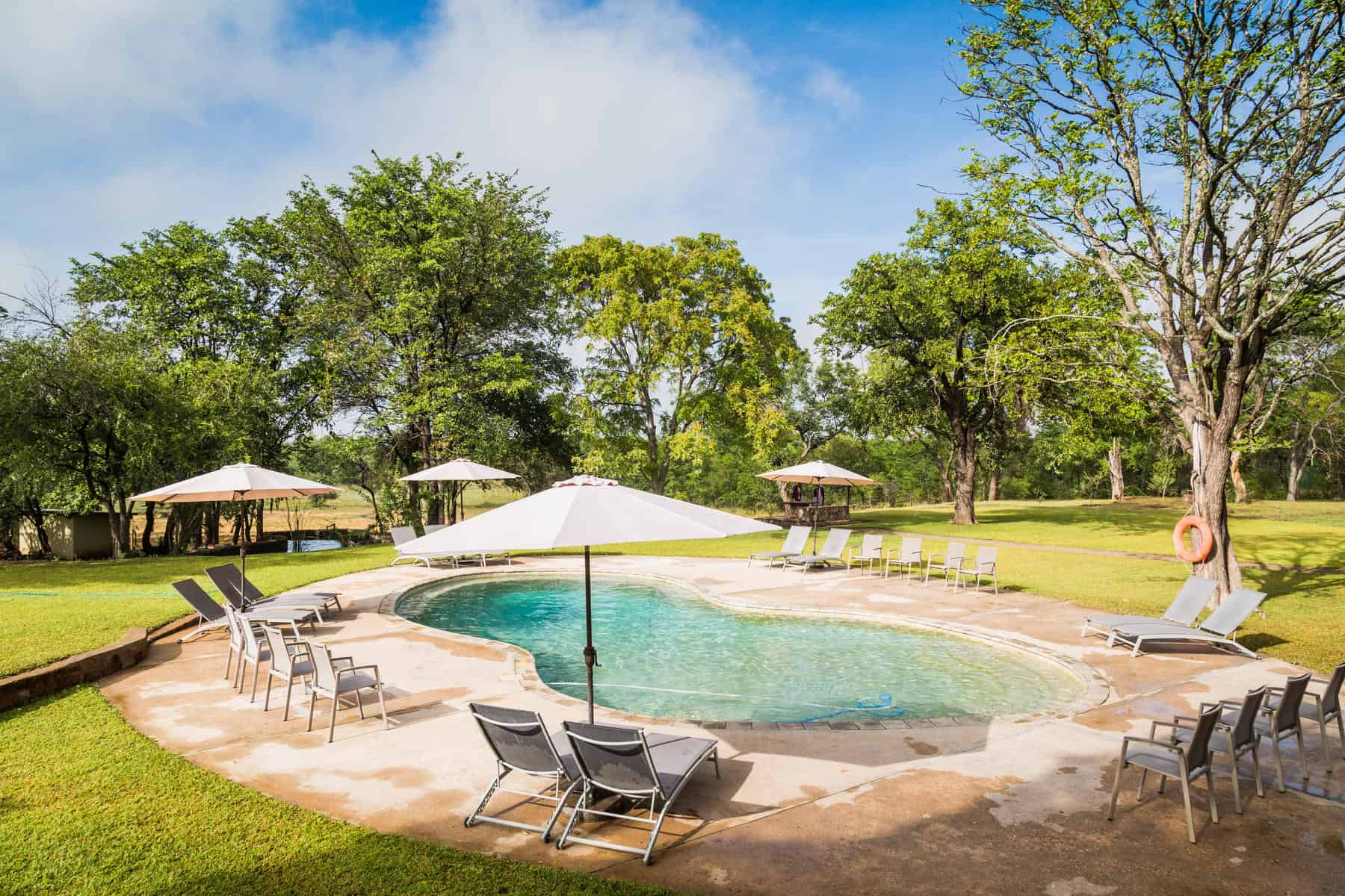 Robins Camp Robins Camp, Western Hwange National Park, Zimbabwe ...