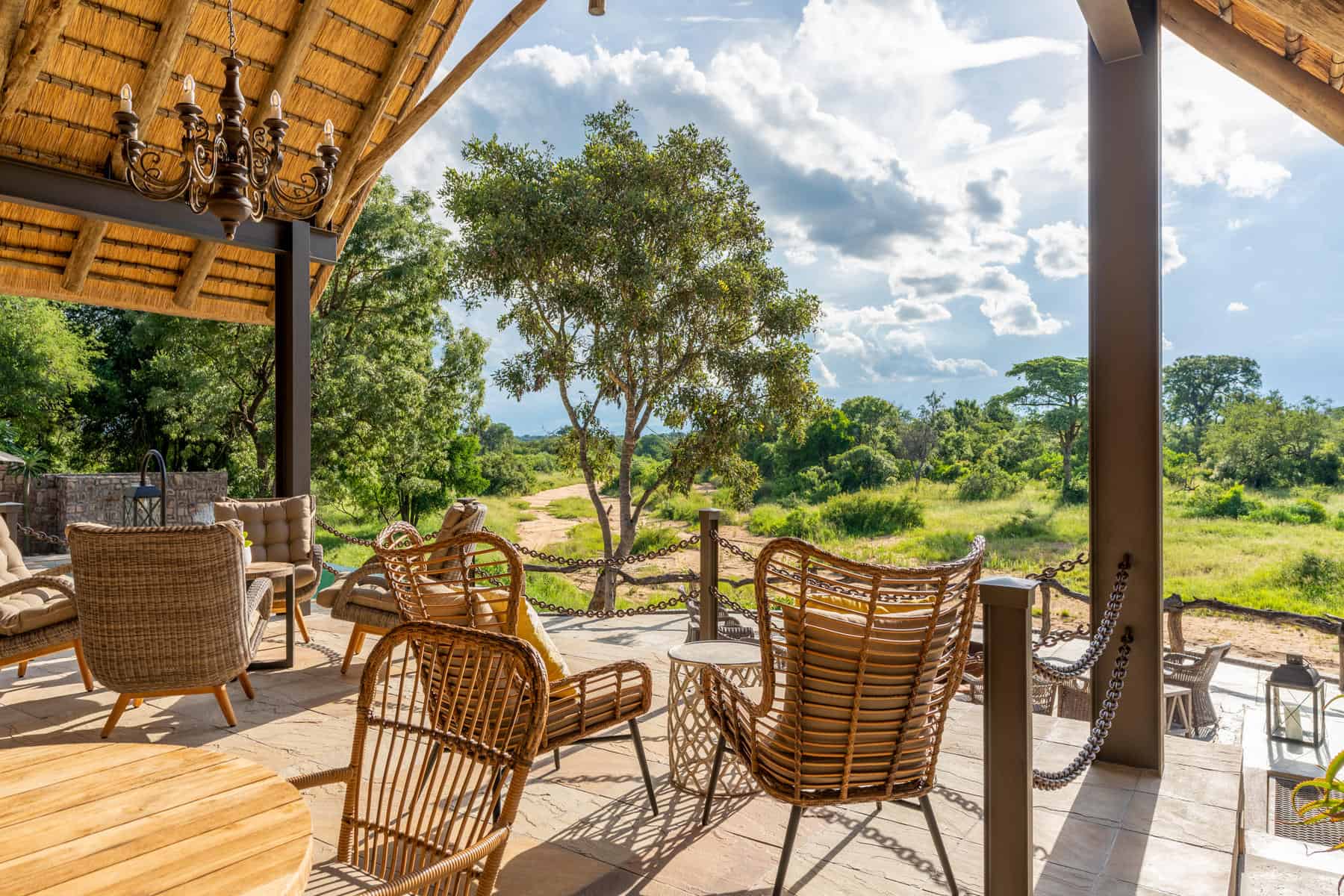 Shumbalala Game Lodge Shumbalala Game Lodge, Thornybush Game Reserve ...