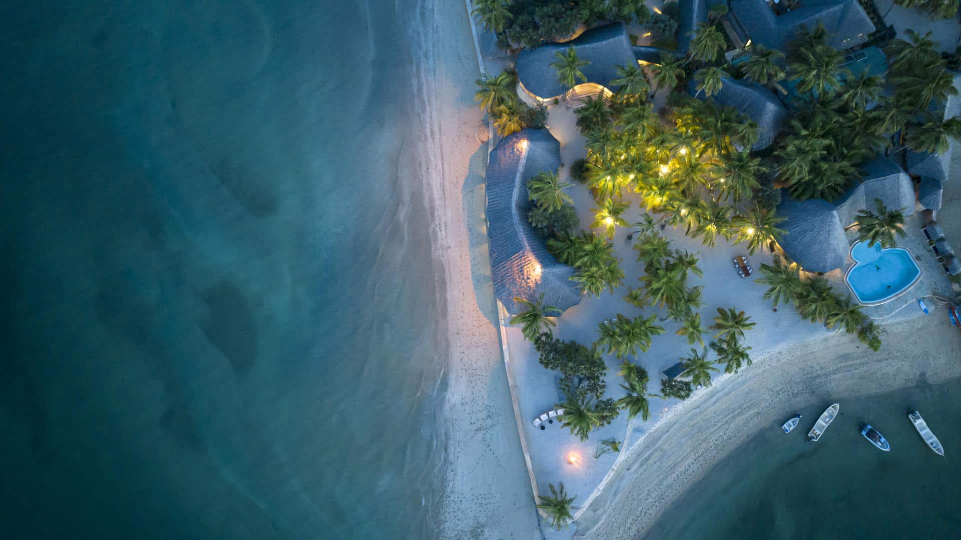 Manda Bay Lodge Manda Bay, Lamu, Kenya | Discover Africa